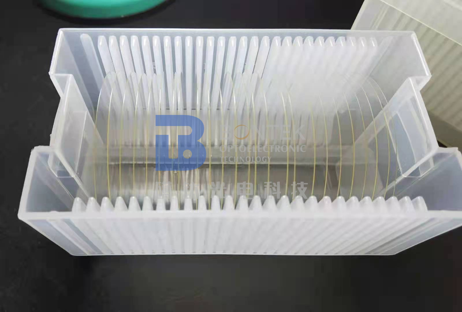 High Purity Fd Silica HPFS Glass Substrates 2 To 12 Inch With Primary Flat